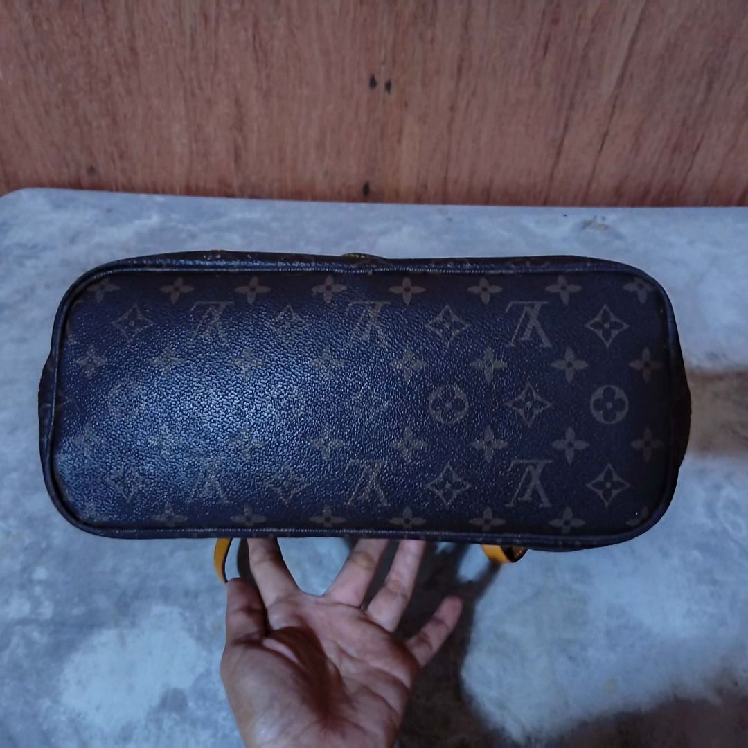 Louis Vuitton Monogram Tote Bag, Luxury, Bags & Wallets on Carousell