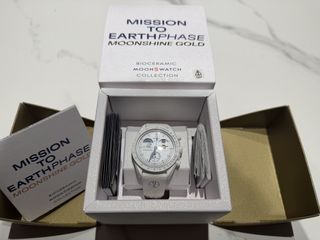 Swatch x Omega Moonswatch Mission to Pluto Watch, Men's Fashion ...