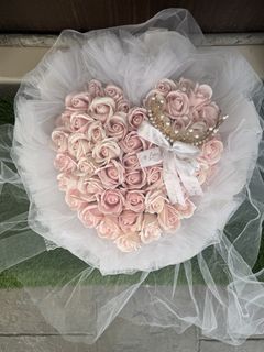 hand bouquet flowers cream with diamond, Hobbies & Toys, Stationery ...