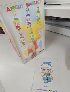 Popmart WHY SO SERIOUS搪膠毛絨掛件 - Molly, 興趣及遊戲, 玩具 & 遊戲類 - Carousell