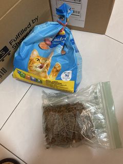 Kit Cat Petite Pouch Classic Tuna Cat Food, Pet Supplies, Pet Food on ...