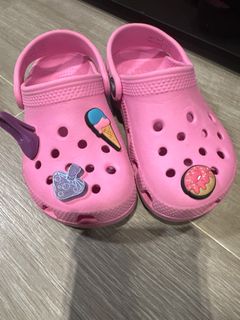 Crocs X Minecraft 兒童涼鞋 舒適爆款, 兒童＆孕婦用品, 嬰兒及小童流行時尚 - Carousell