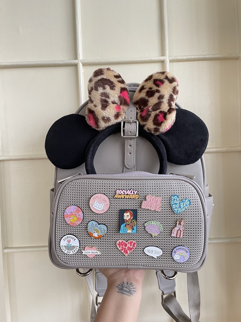 Grey Backpack with Pins and Accessories, Women's Fashion, Bags ...