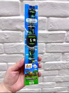 Smiggle Minecraft Wallet, Babies & Kids, Babies & Kids Fashion on Carousell