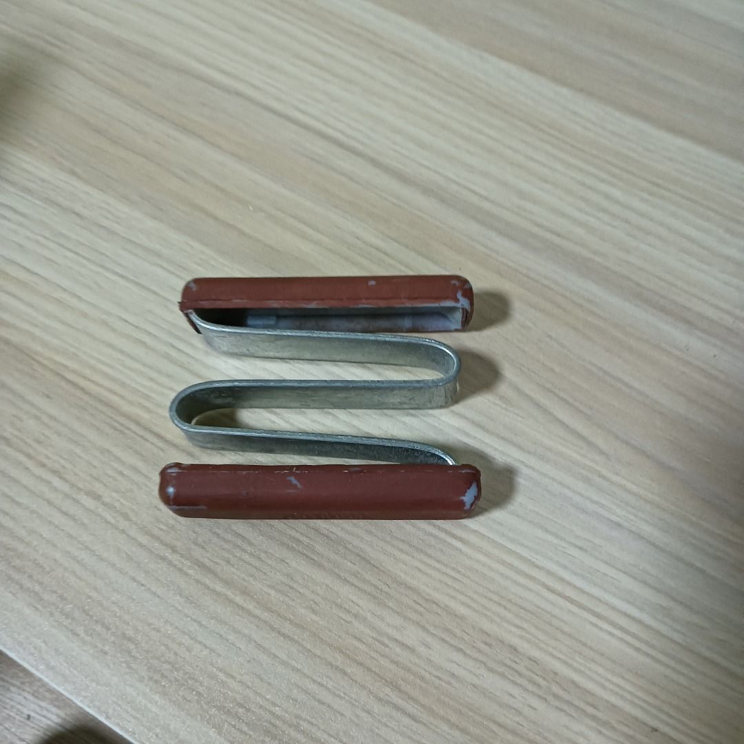 VINTAGE HAND GRIP EXERCISER, Everything Else on Carousell