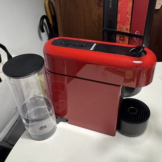 Nespresso Essenza Mini Red Coffee Machine with Milk Frother, 家庭電器, 廚房電器 ...
