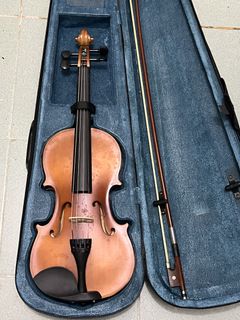 Violin with Case and Bow, 興趣及遊戲, 音樂、樂器 & 配件, 樂器 - Carousell