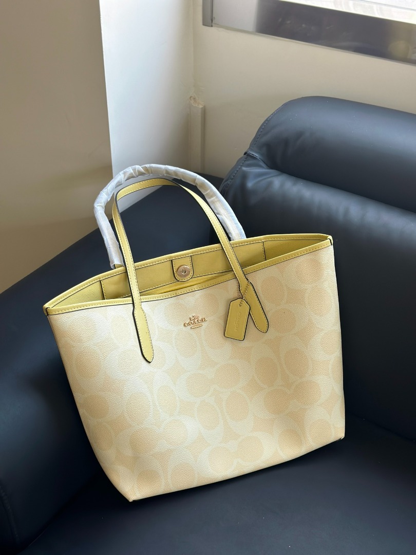 Coach Signature Yellow Tote Bag Large Shoulder Bag, Luxury, Bags ...