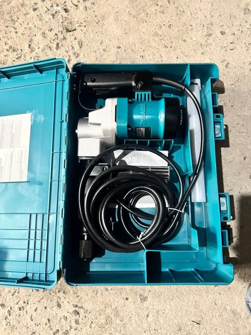 Makita Chipping Gun Model: HM0810TA, Everything Else, Others on Carousell