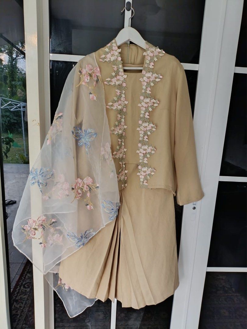 PETRA 2026 kebaya with sulam kerawang + organza shawl, Women's Fashion ...