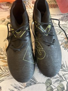 Puma King 20 Ultimate FG / AG, Men's Fashion, Footwear, Boots on Carousell