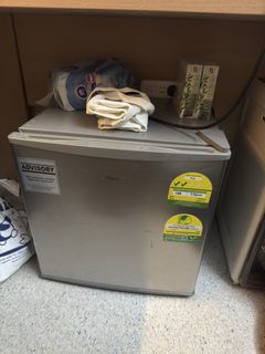 Midea mini fridge, TV & Home Appliances, Kitchen Appliances ...