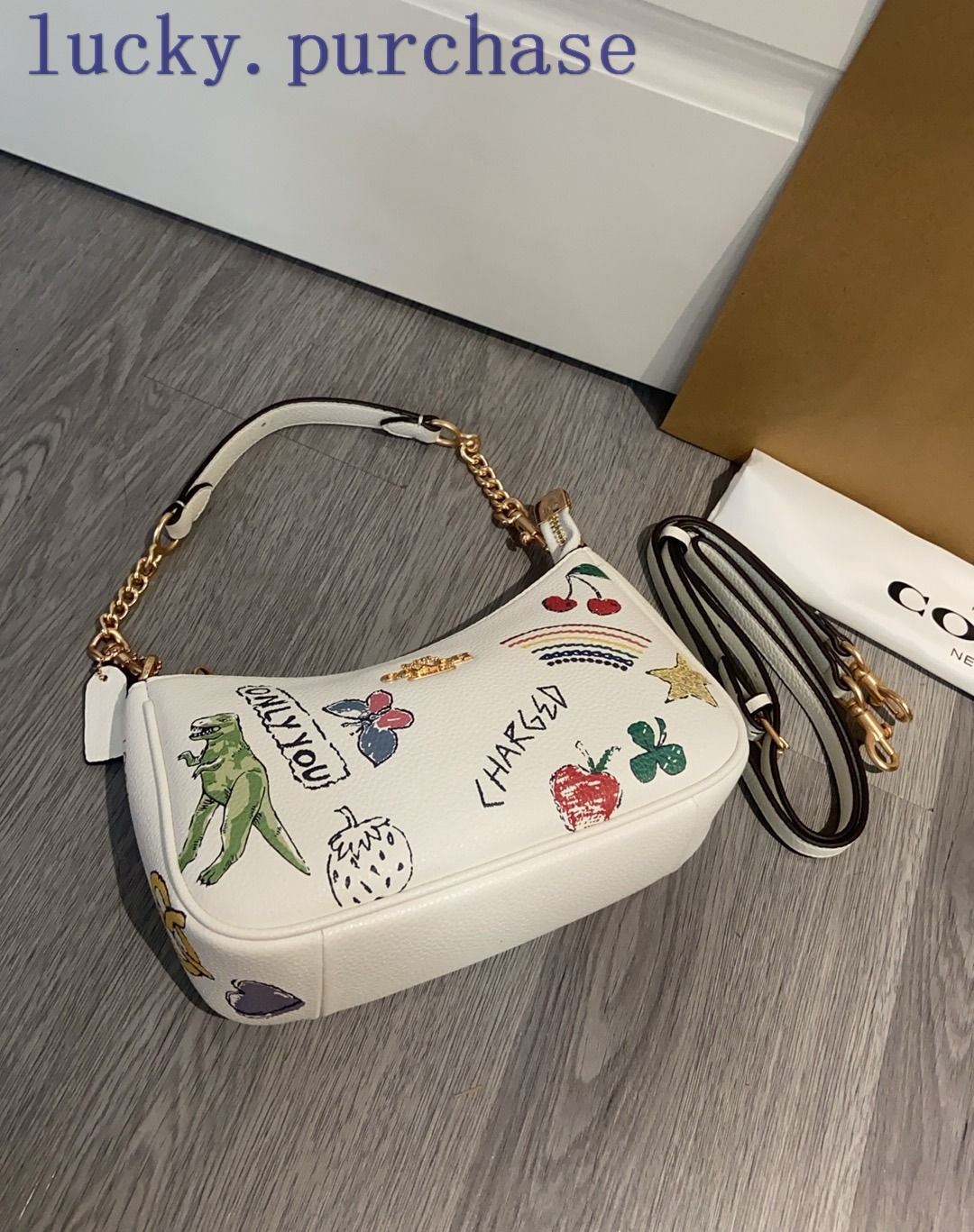 COACH CAK17 underarm bag size 24, Luxury, Bags & Wallets on Carousell