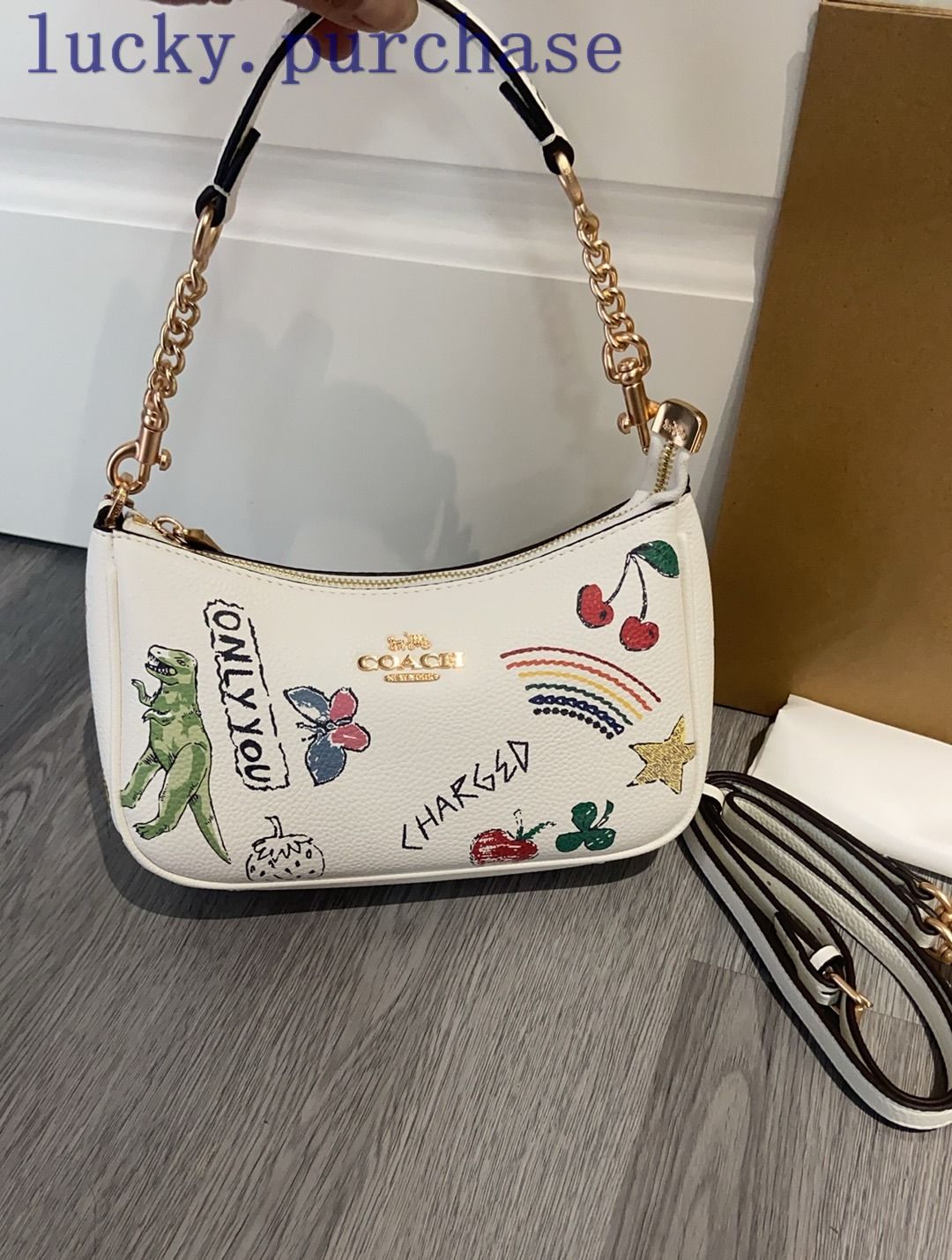 COACH CAK17 underarm bag size 24, Luxury, Bags & Wallets on Carousell