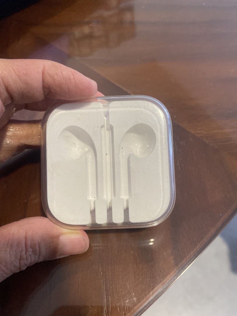 Apple Earpod Case, Audio, Earphones on Carousell