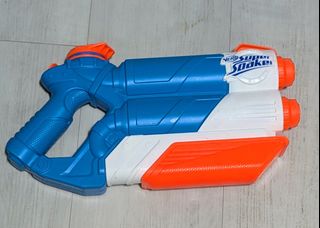 2x Purple Nerf Super Soaker, 1x Green Water Gun, 1x Subea Mask, Hobbies ...