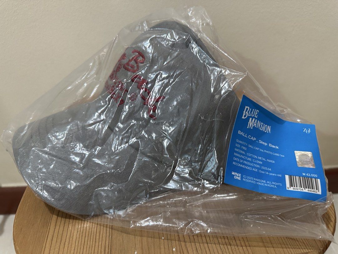 wts/lfb zerobaseone blue mansion ball caps, Hobbies & Toys, Memorabilia ...