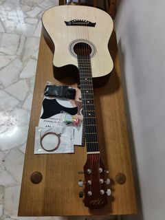 Yamaha FG700S Acoustic Guitar with Capo,Tuner and stand, Hobbies & Toys ...