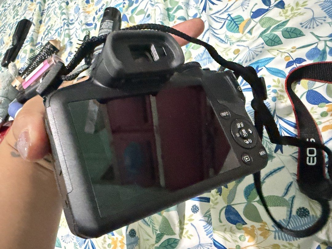 Canon EOS Camera with Lens, Photography, Cameras on Carousell
