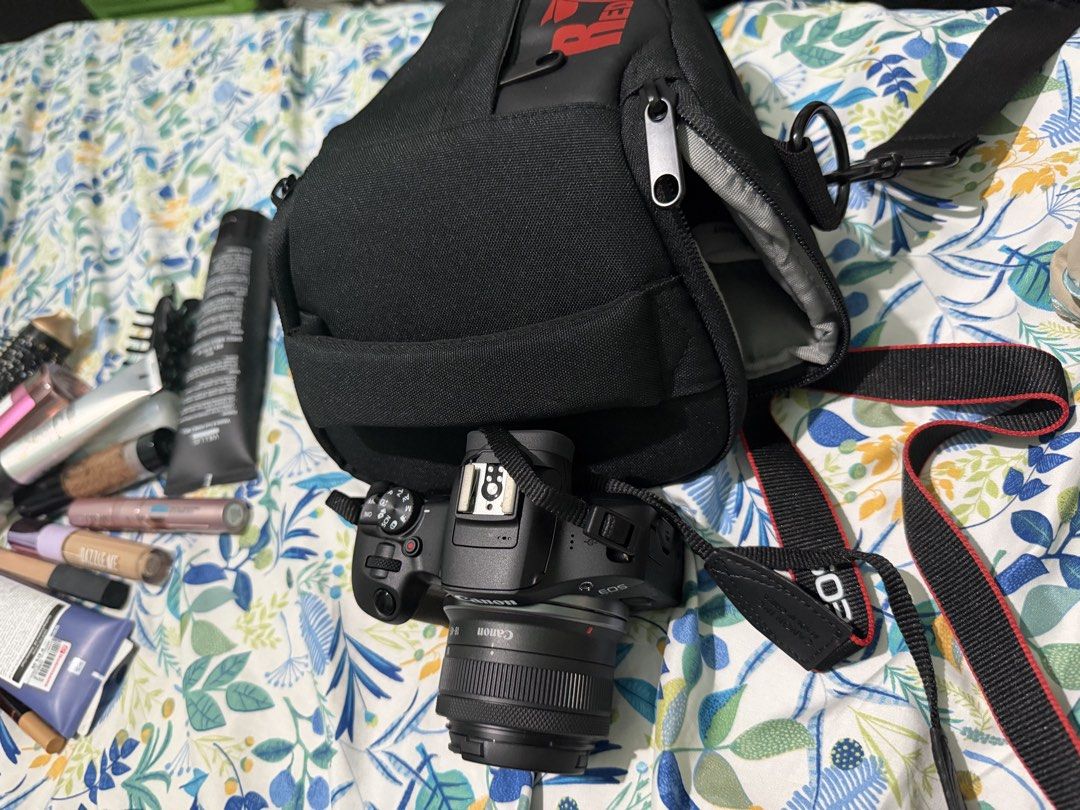 Canon EOS Camera with Lens, Photography, Cameras on Carousell