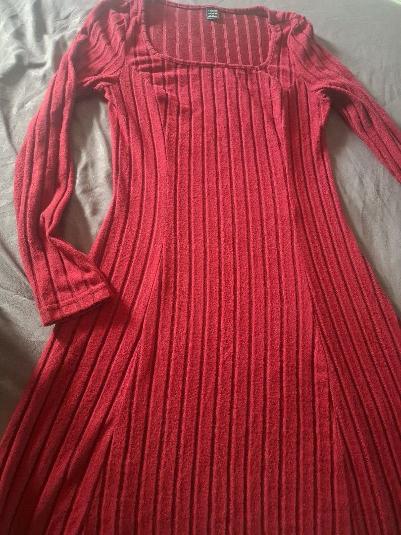 Beautiful Red Dress, Women's Fashion, Dresses & Sets, Dresses on Carousell