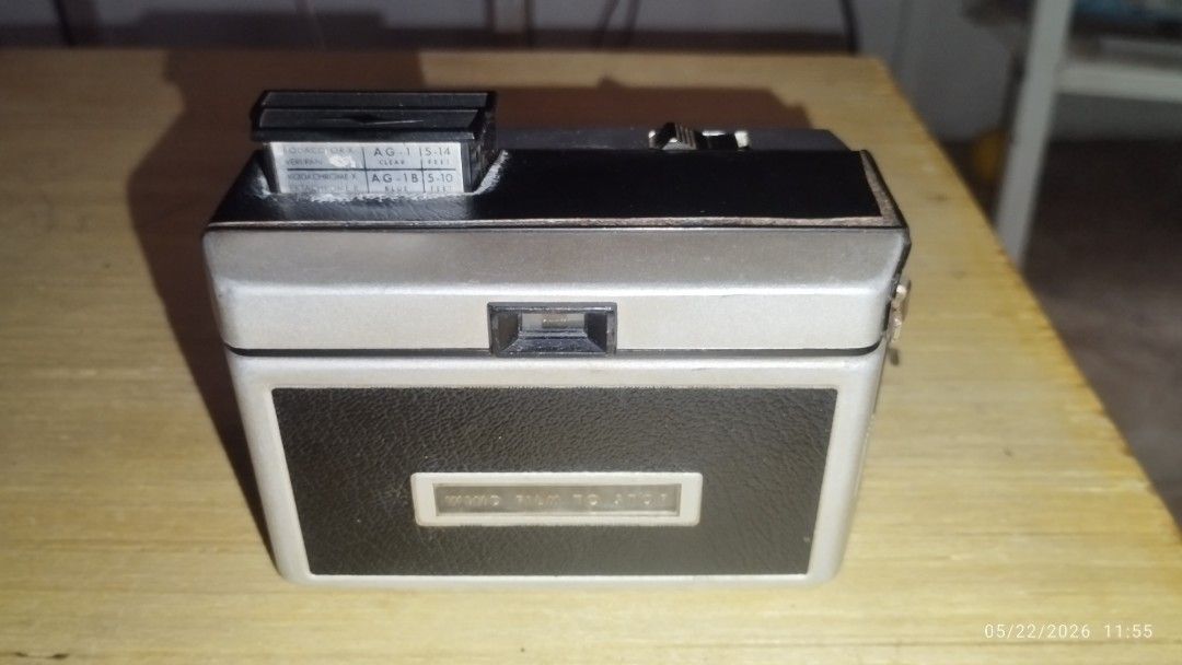 VINTAGE KODAK INSTAMATIC CAMERA 300, Photography, Cameras on Carousell