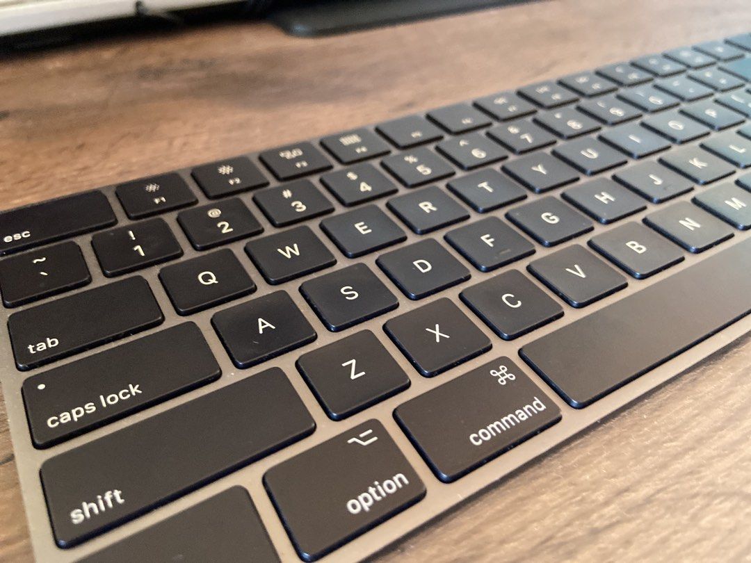 Apple Magic Keyboard with Numeric Keypad in space gray (discontinued ...
