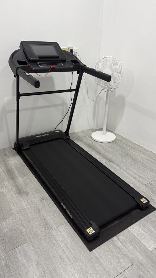 HSM Smart Treadmill with 10.1" Screen, Sports Equipment, Exercise ...