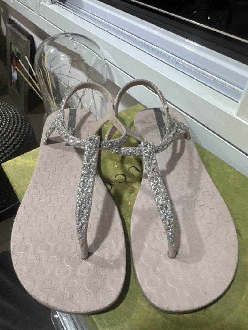 Ipanema Embellished Sandals, Women's Fashion, Footwear, Sandals on ...