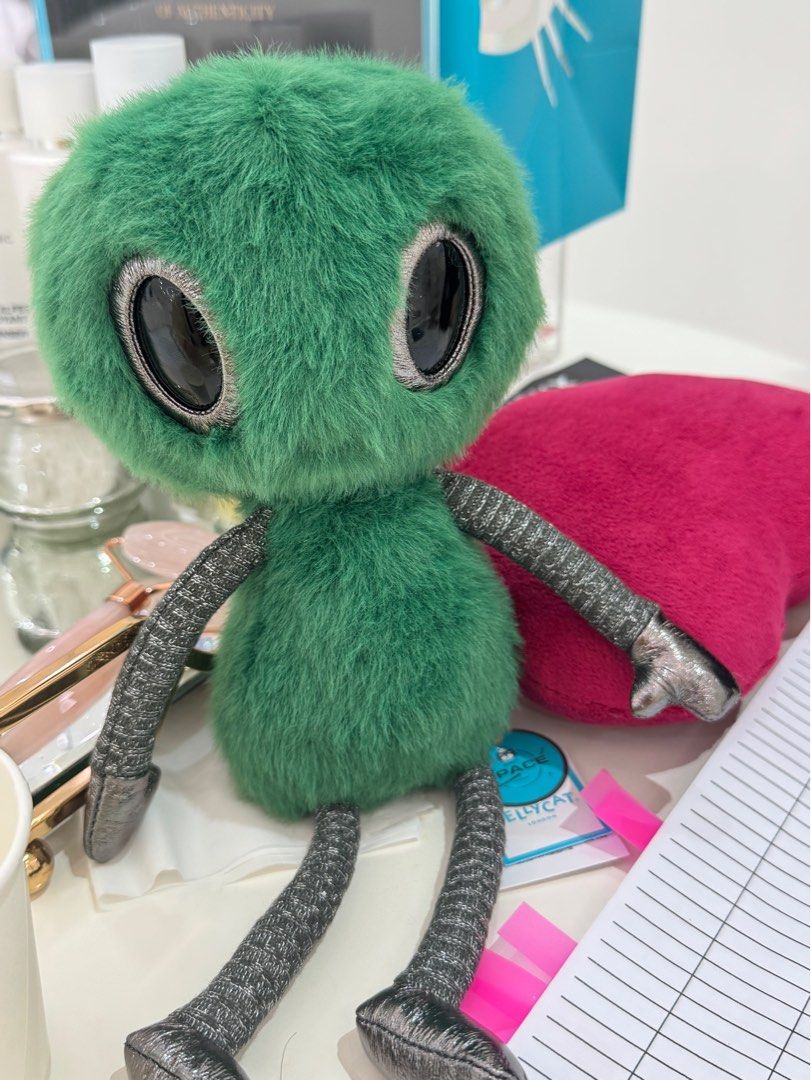 Jellycat Space Zyllan Alien 公仔, 興趣及遊戲, 玩具 & 遊戲類 - Carousell
