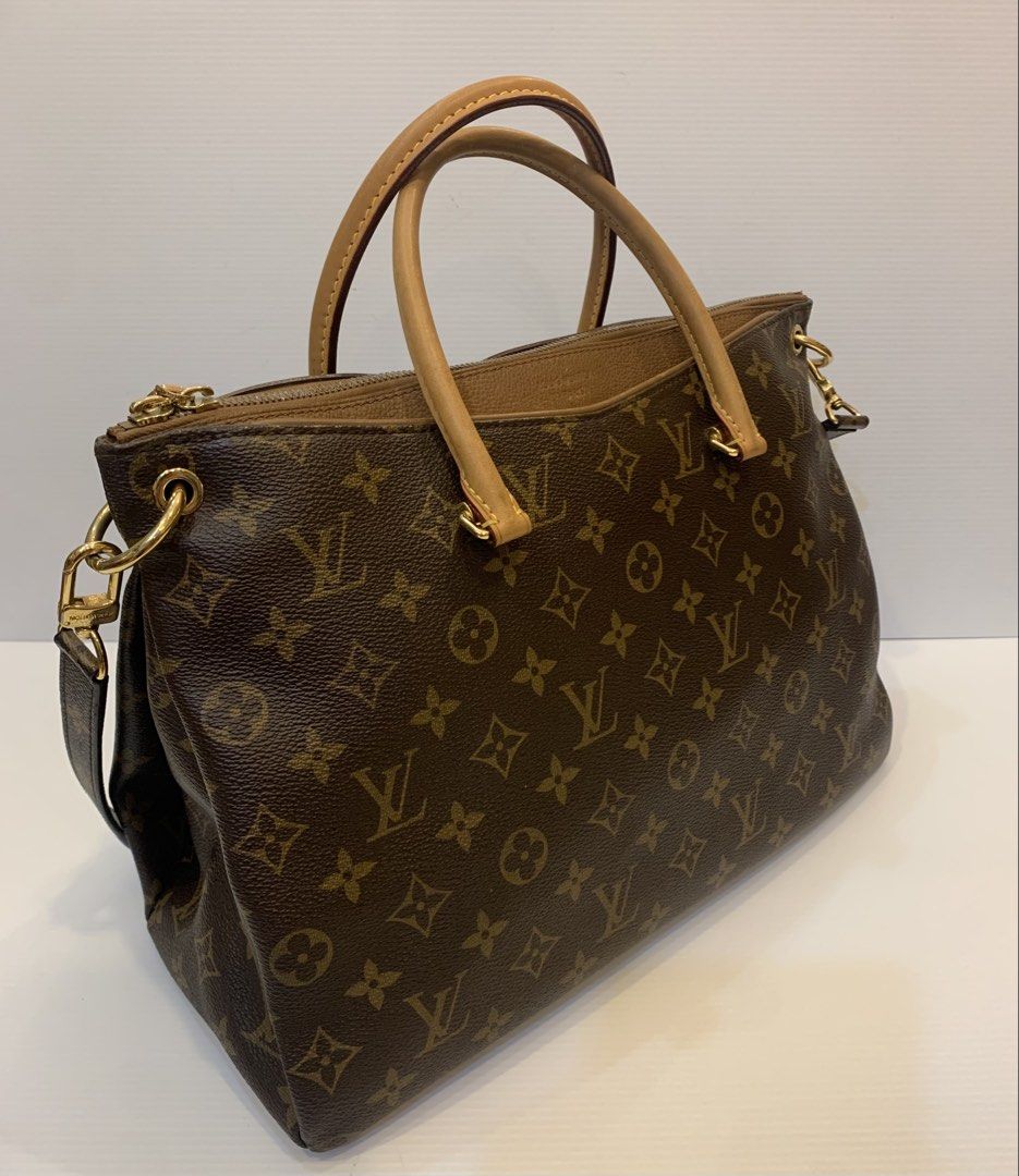 Louis Vuitton Pallas MM Monogram Bag, Luxury, Bags & Wallets on Carousell