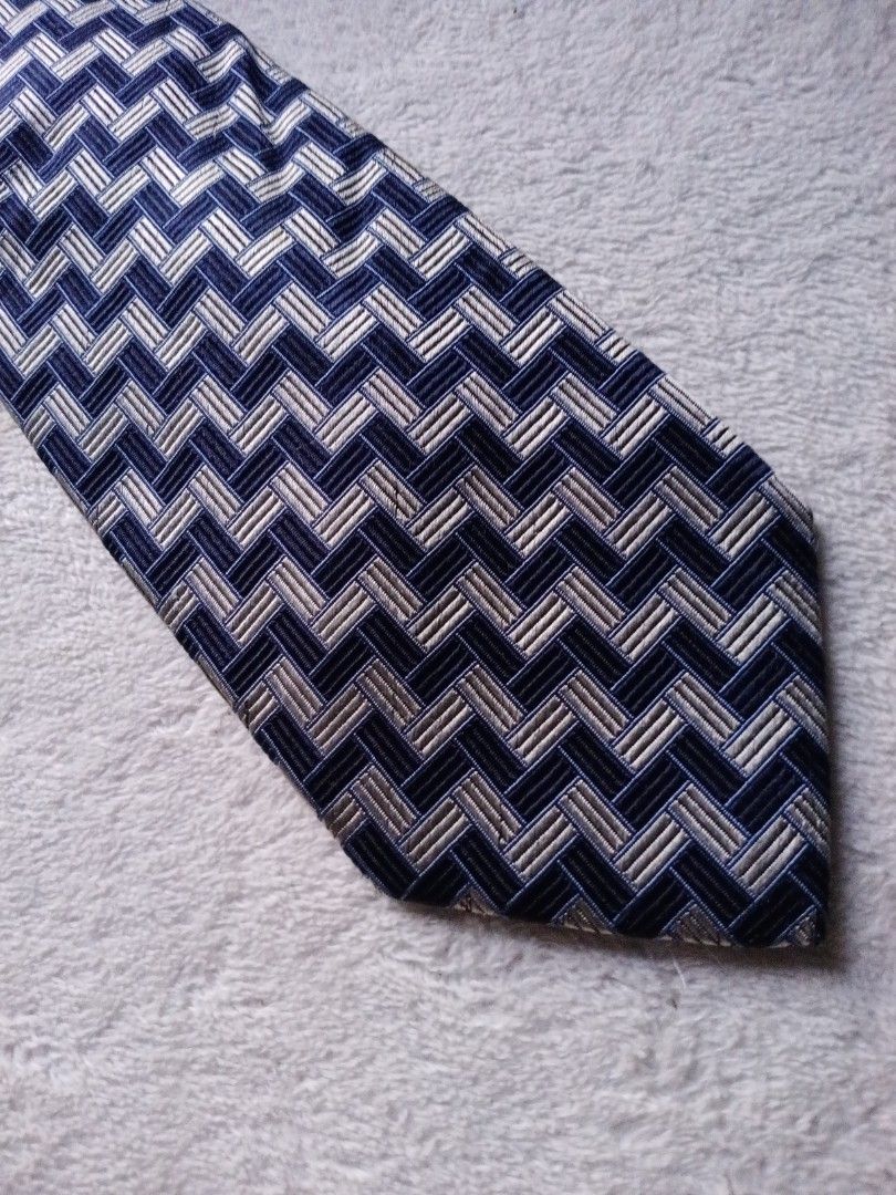 Michael J Drake Geometric Silk Tie Vintage, Men's Fashion, Watches ...
