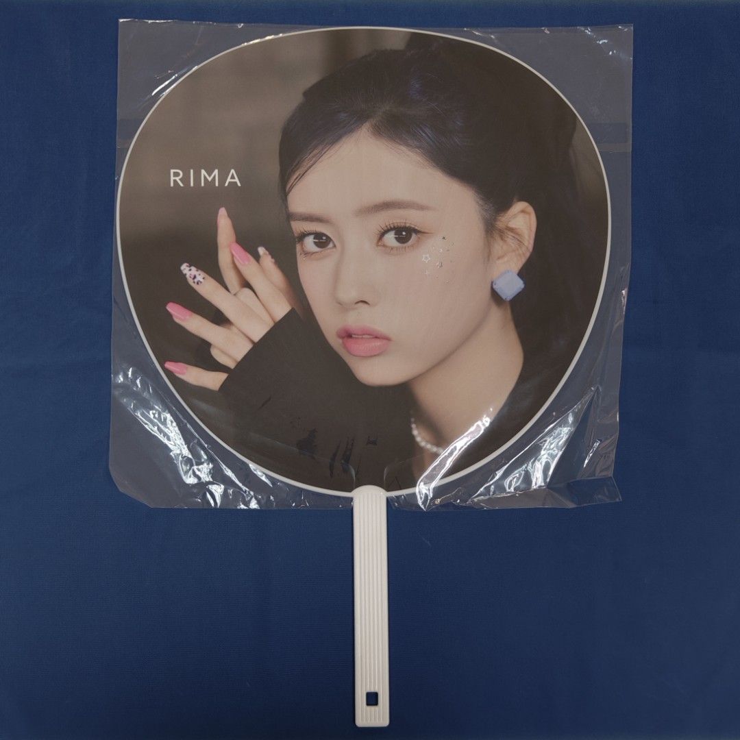 NiziU Rima Clap Clap Picket/ Hand Fan, Hobbies & Toys, Collectibles ...