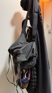 Uniqlo Sling Bag, Men's Fashion, Bags, Sling Bags on Carousell
