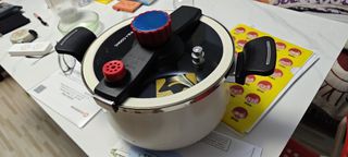 Philips Multi-Cooker Pressure Cooker, 家庭電器, 廚房電器, 鍋具 - Carousell