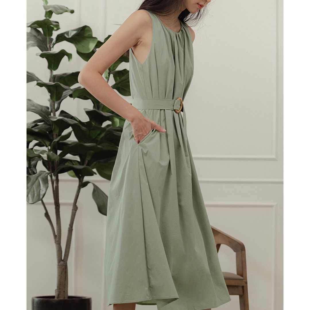 (XL) Fashmob Larisa Dress in Sage, Women's Fashion, Dresses & Sets ...