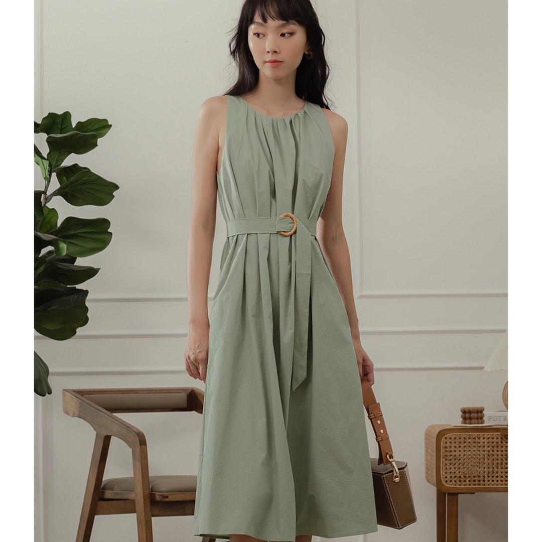 (XL) Fashmob Larisa Dress in Sage, Women's Fashion, Dresses & Sets ...