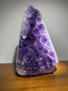 cute chubby amethyst Geode Egg, Women's Fashion, Jewelry & Organisers ...