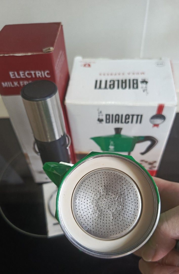 Bialetti Moka Express 3 Cup Coffee Maker + Milk Frother, TV & Home ...