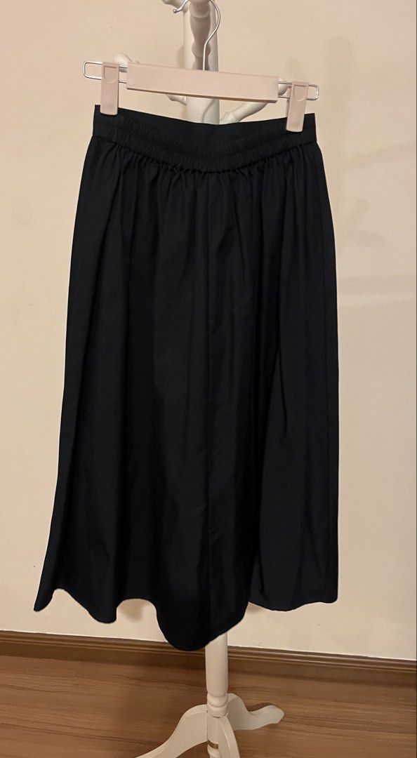 GU Uniqlo - dark blue midi skirt, Women's Fashion, Bottoms, Skirts on ...