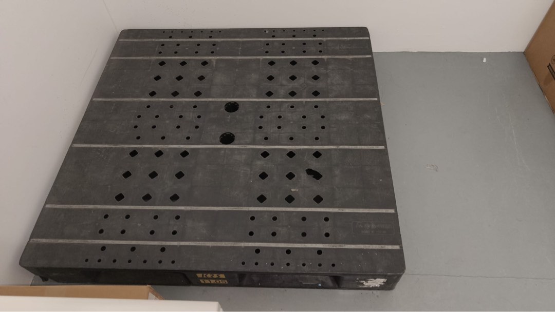 Heavy Duty Plastic Pallet FREE, Furniture & Home Living, Home ...