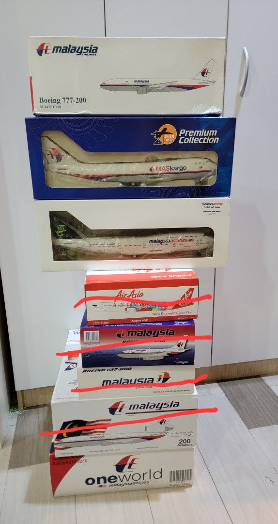 Malaysia Airlines Aeroplane Models 1:200, Hobbies & Toys, Toys & Games ...
