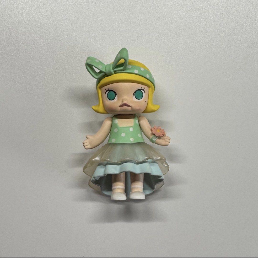 POPMART Molly wedding flower series, Hobbies & Toys, Toys & Games on ...