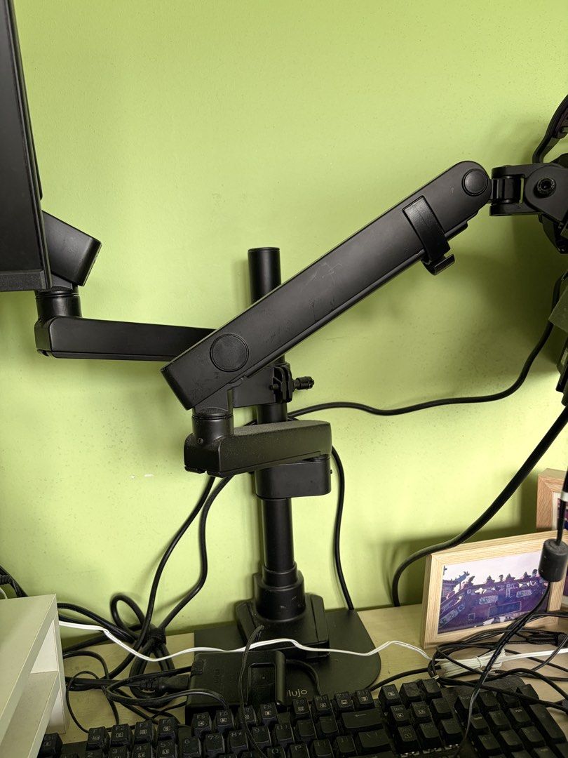 Prism + w240 monitor with power cable and 2 arm stand from flujo ...