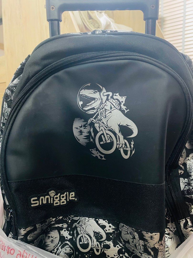 Smiggle School bag, Babies & Kids, Babies & Kids Fashion on Carousell