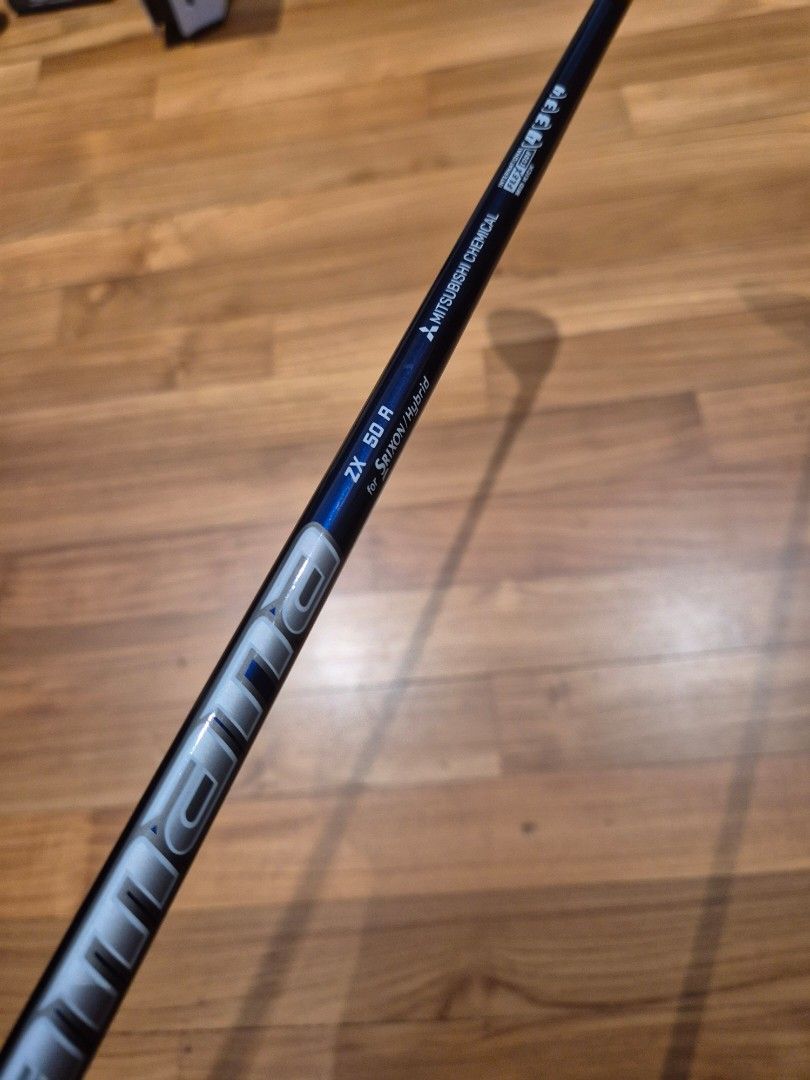 Srixon ZX 4 Hybrid, Sports Equipment, Sports & Games, Golf on Carousell