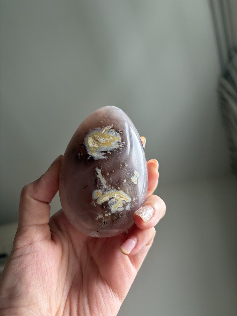 Sugar lilac Amethyst Geode Egg, Women's Fashion, Jewelry & Organisers ...