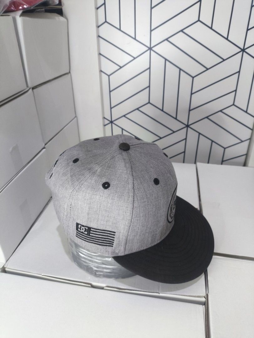 Topi DC Collab New Era Classic Logo, Fesyen Pria, Aksesoris, Topi di ...