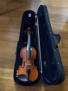 Violin with Case and Bow, 興趣及遊戲, 音樂、樂器 & 配件, 樂器 - Carousell