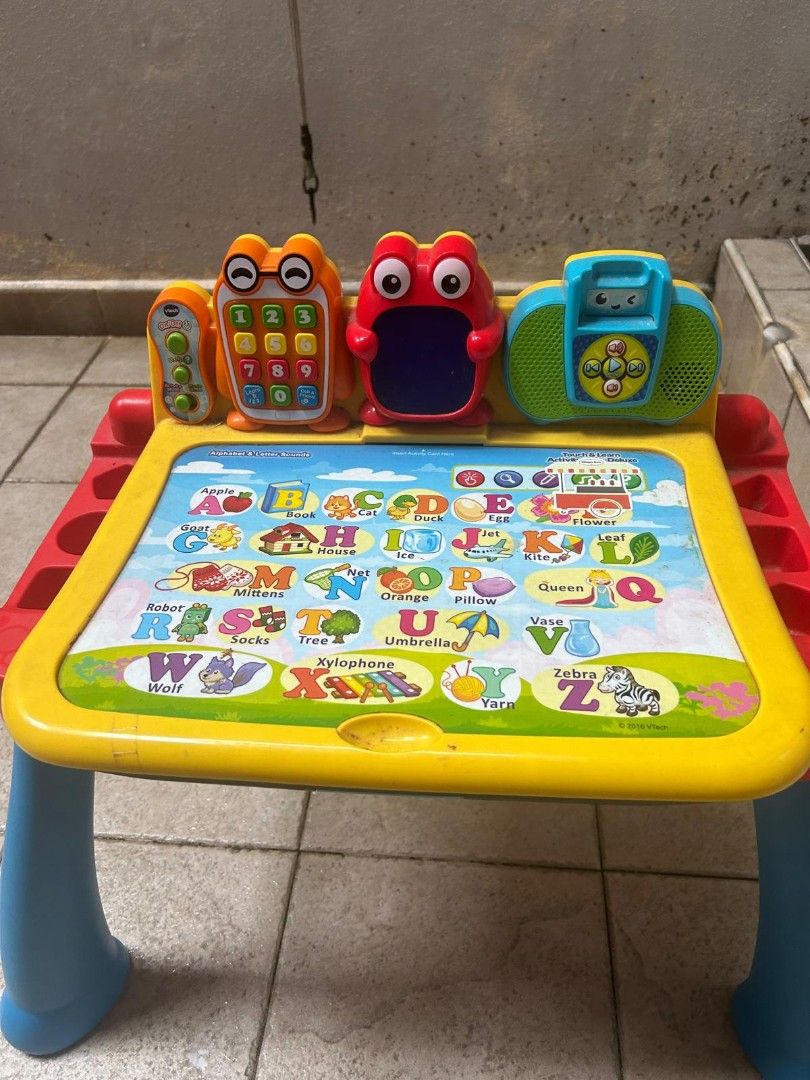 VTech Alphabet Learning Table with stationary storage, Hobbies & Toys ...